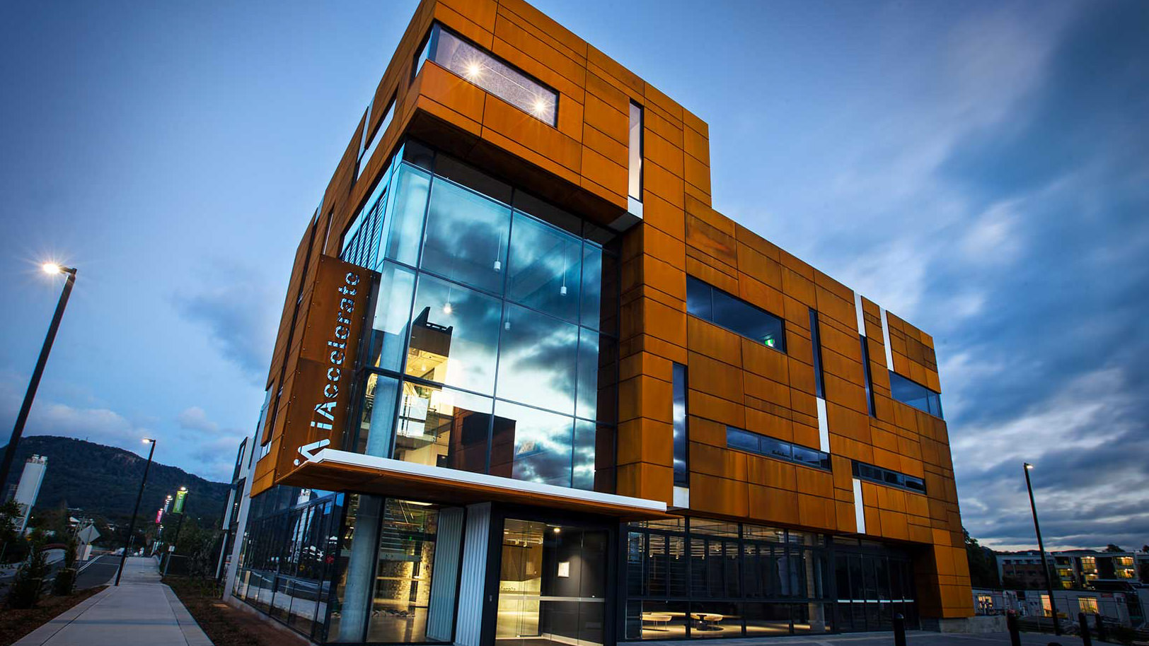 2016: A catalyst for change - University of Wollongong – UOW